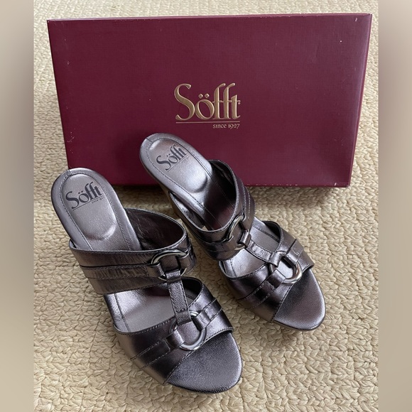 Sofft | Shoes | Sofft Calvados Metallic Steelpewter Sandals | Poshmark